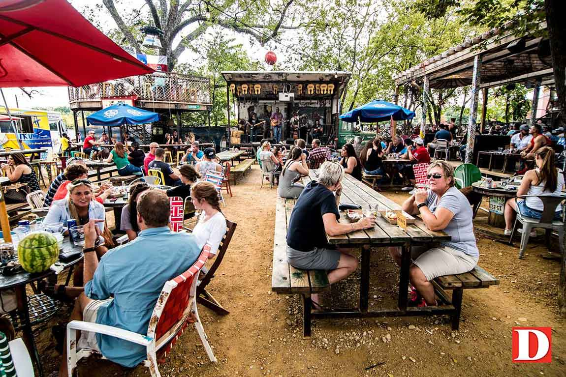 Top 8 Dog Friendly Restaurants Dallas | Paw Lofts